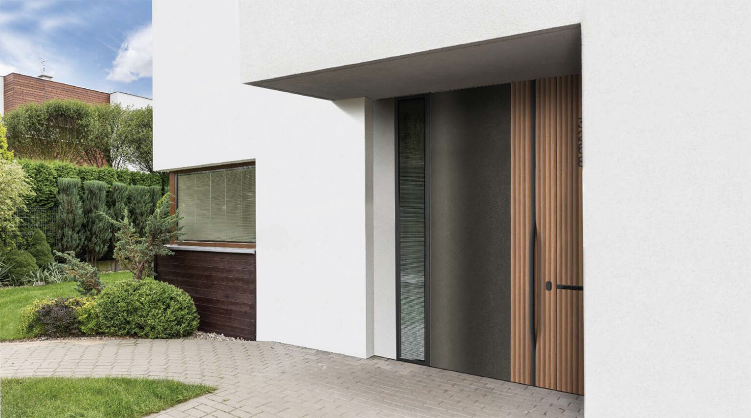 MASTERGRAIN Fiberglass Pivot Door – MasterGrain